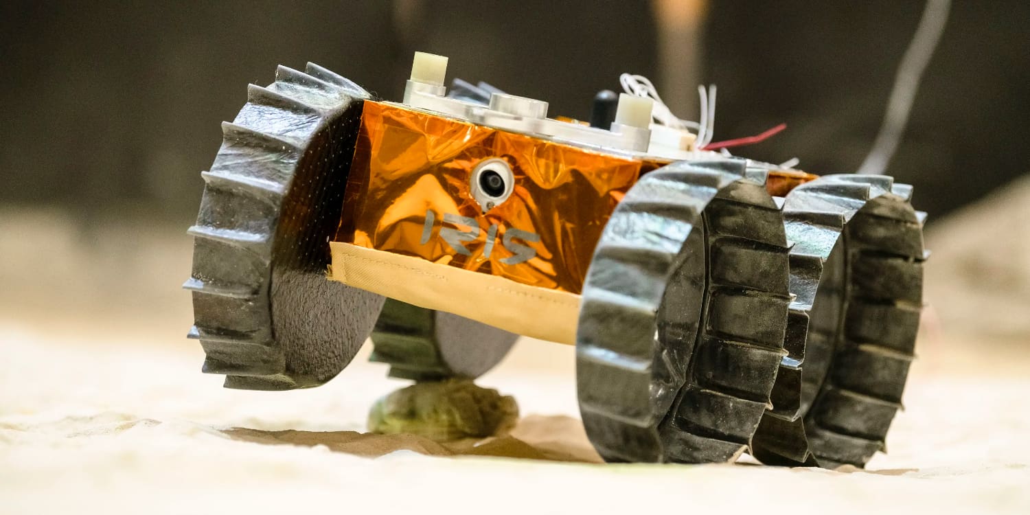 World's first nano lunar rover